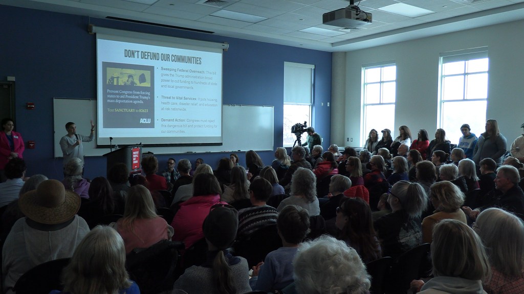 Crowds spill out the door at on-campus ACLU event – The Front Page